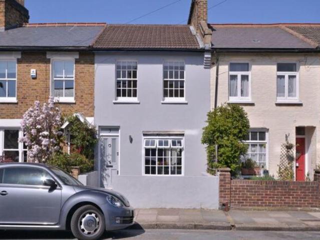 2 bedroom house for rent in Thorne Street, Barnes, SW13