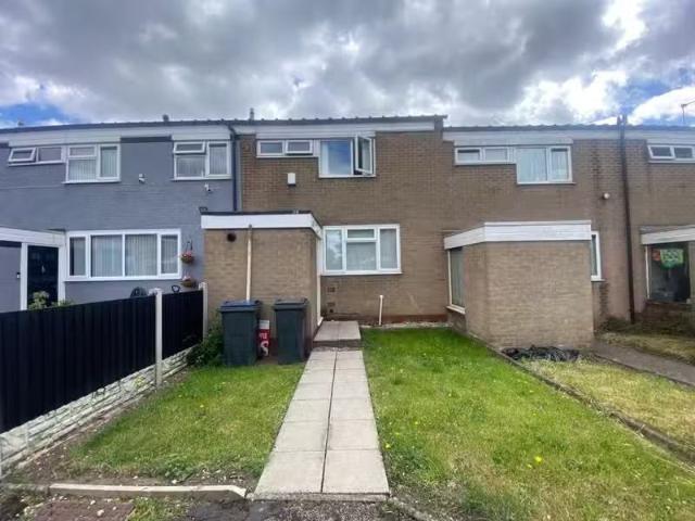 2 bedroom house for rent in Tile Cross Road, Birmingham. B33 0.