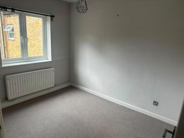 2 bedroom house for rent in Trafalgar Close, London, SE16 7RL, SE16