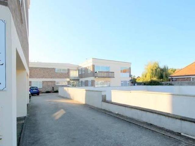 2 bedroom house for rent in Uplands Road ClactonOnSea CO15