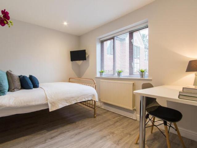 2 bedroom house for rent in Victoria Court Mews, Leeds, LS6