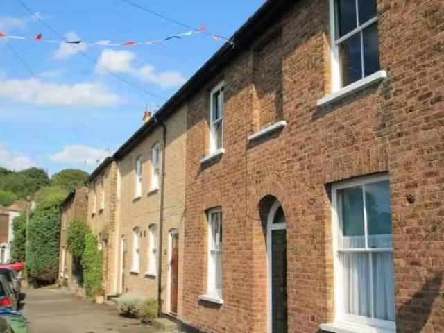 2 bedroom house for rent in Victoria Terrace, Harrow on the Hi.