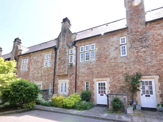 2 bedroom house for sale