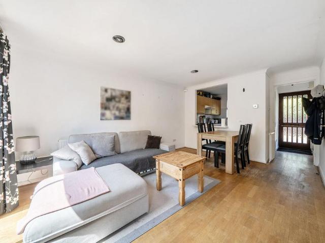 2 bedroom house for sale