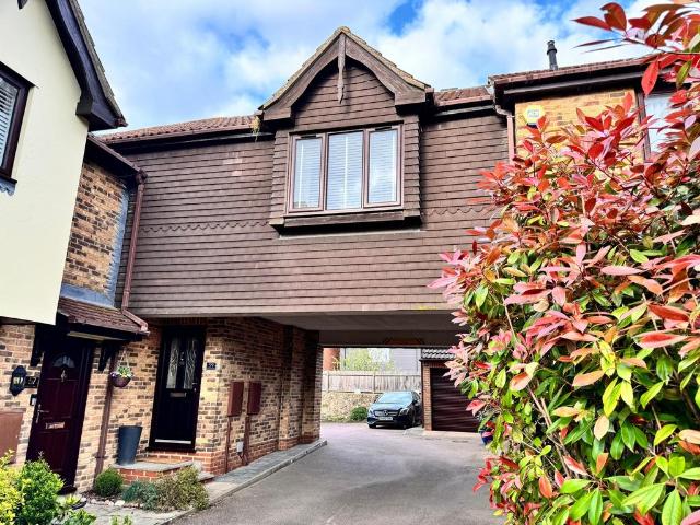 2 bedroom house for sale
