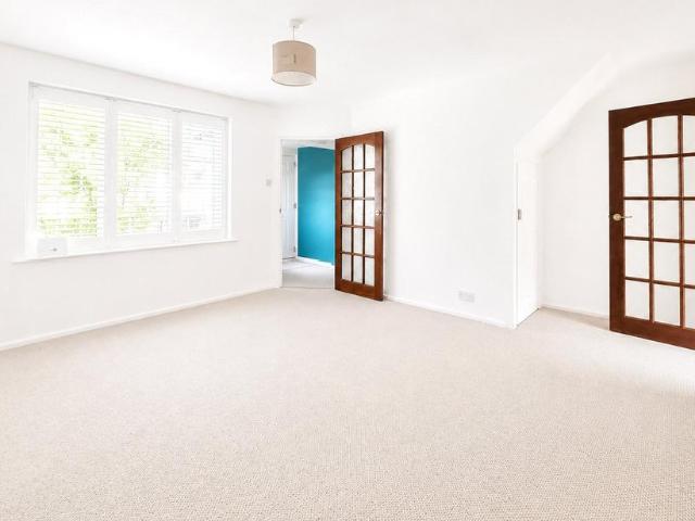 2 bedroom house for sale