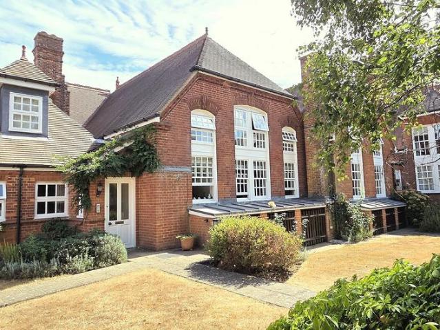2 bedroom house for sale