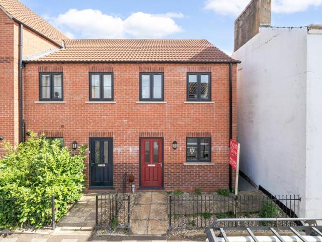 2 bedroom house for sale