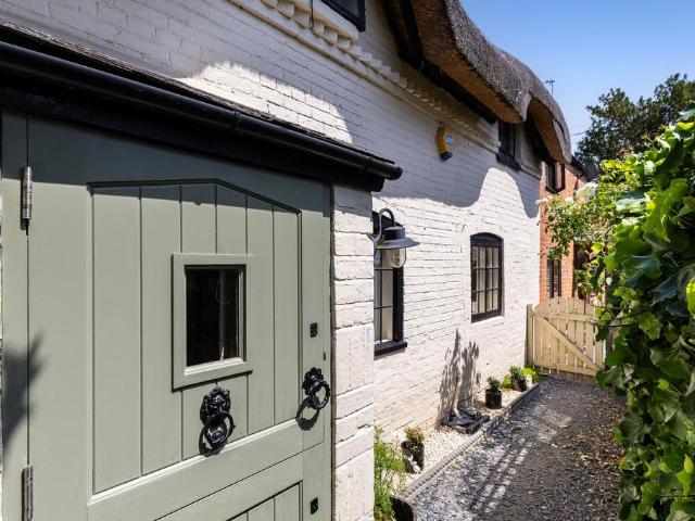 2 bedroom house for sale