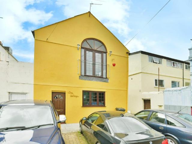 2 bedroom house for sale