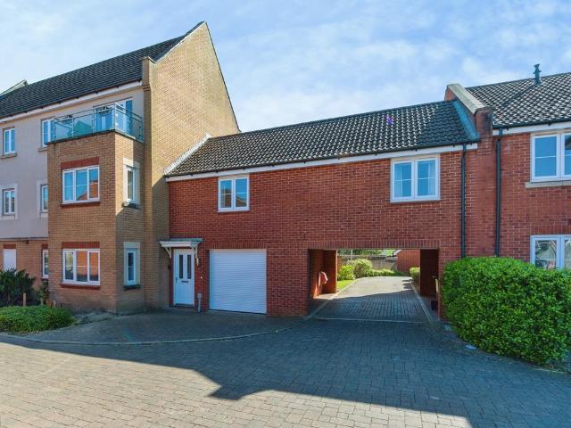 2 bedroom house for sale