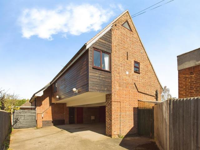 2 bedroom house for sale