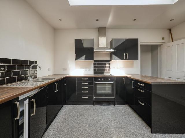 2 bedroom house for sale