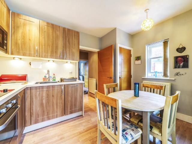 2 bedroom house for sale