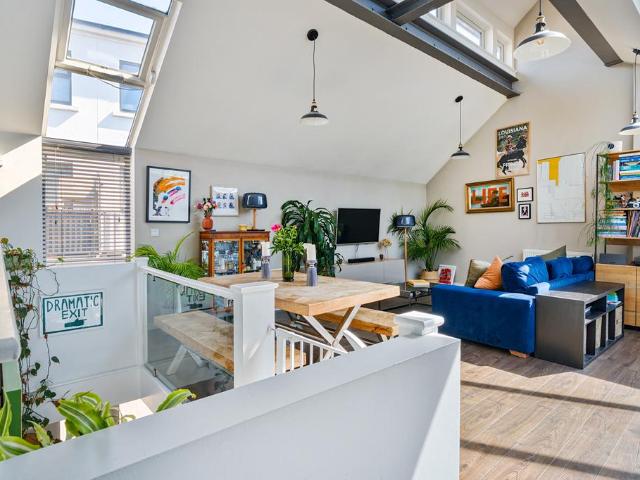2 bedroom house for sale