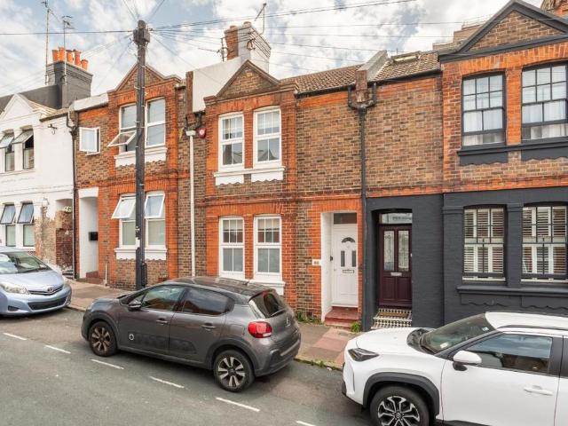 2 bedroom house for sale