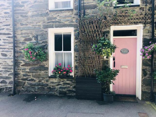 2 bedroom house for sale