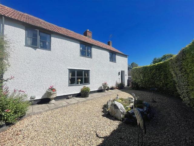 2 bedroom house for sale