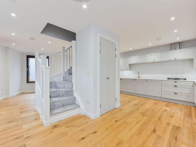 2 bedroom house for sale