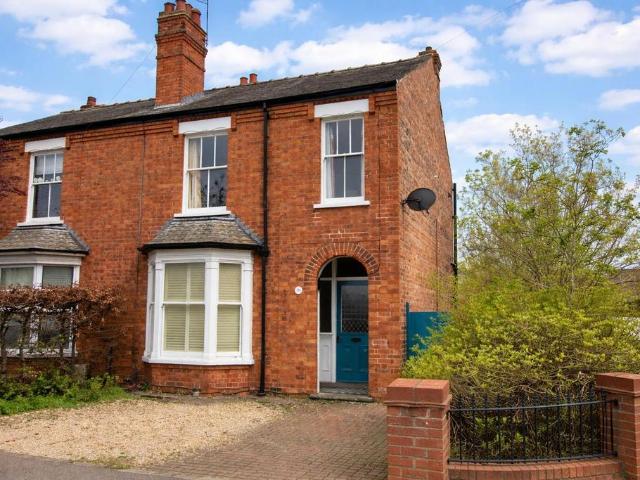 2 bedroom house for sale
