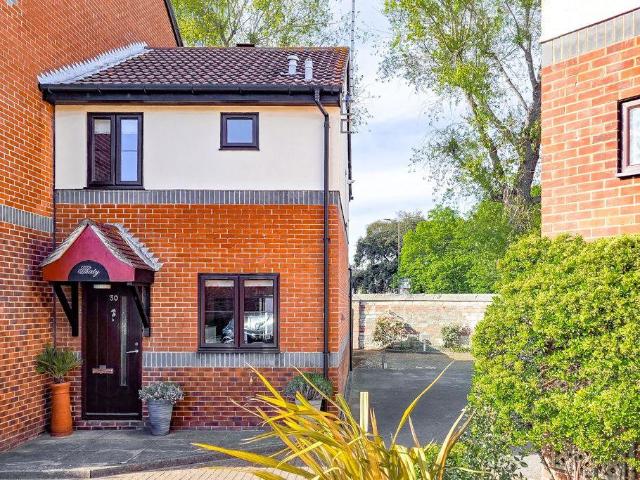2 bedroom house for sale