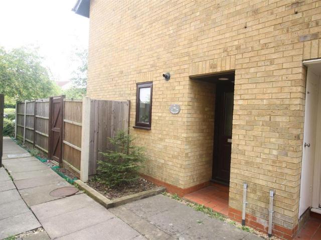 2 bedroom house for sale