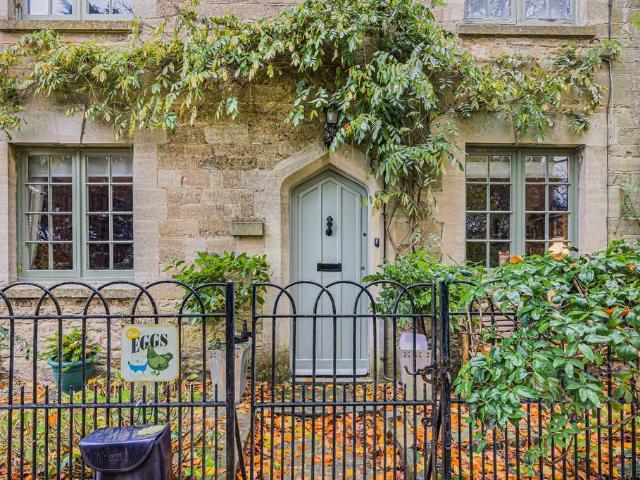 2 bedroom house for sale