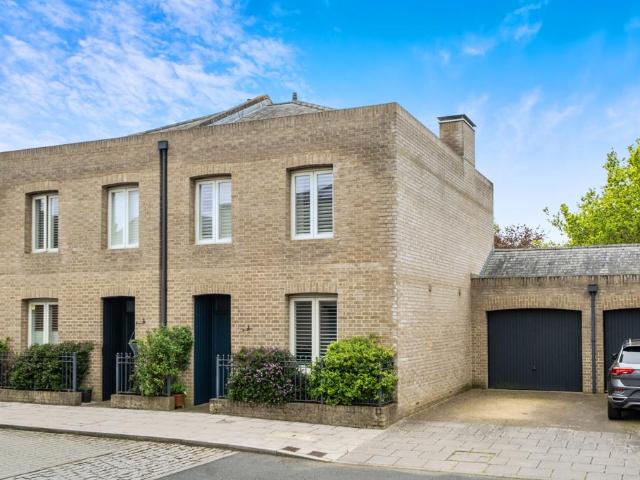 2 bedroom house for sale