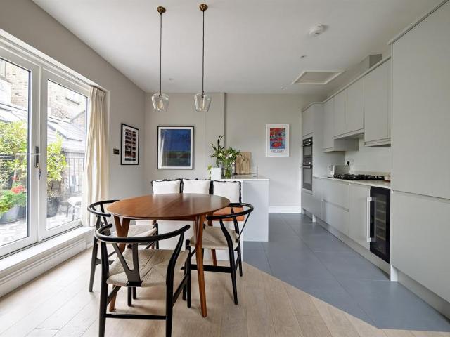 2 bedroom house for sale