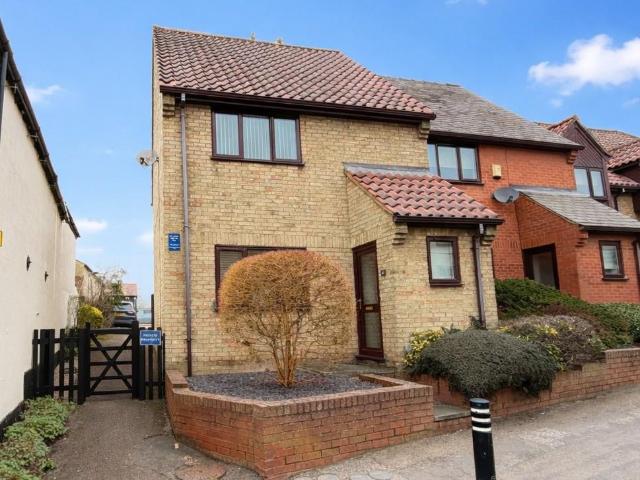 2 bedroom house for sale