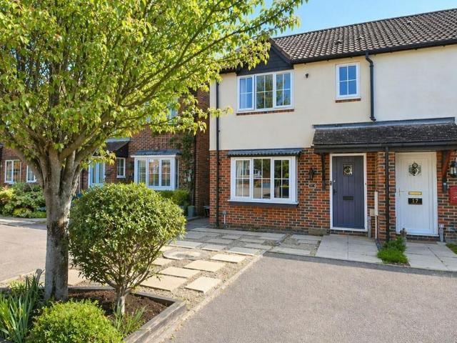2 bedroom end of terrace house for sale