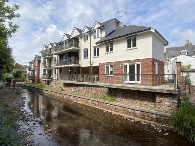 2 bedroom house for sale