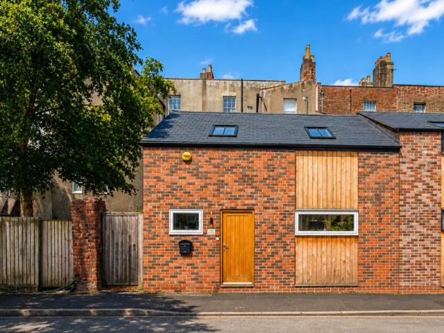 2 bedroom house for sale