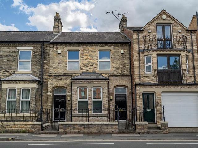 2 bedroom house for sale