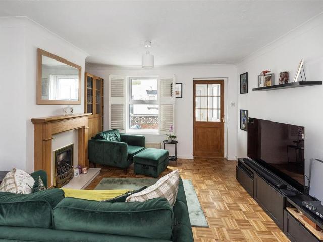 2 bedroom house for sale
