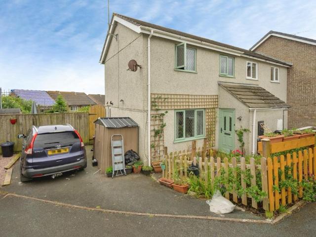 2 bedroom house for sale