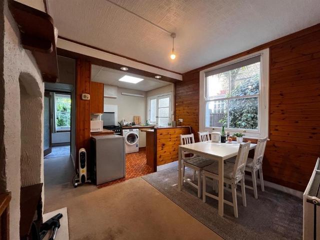 2 bedroom house for sale