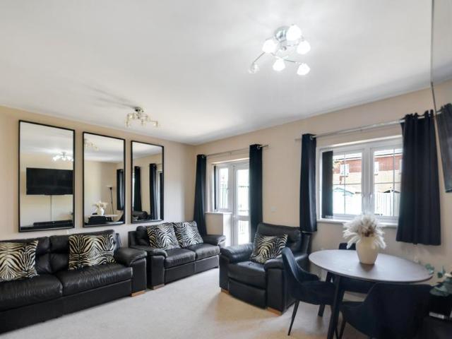 2 bedroom house for sale