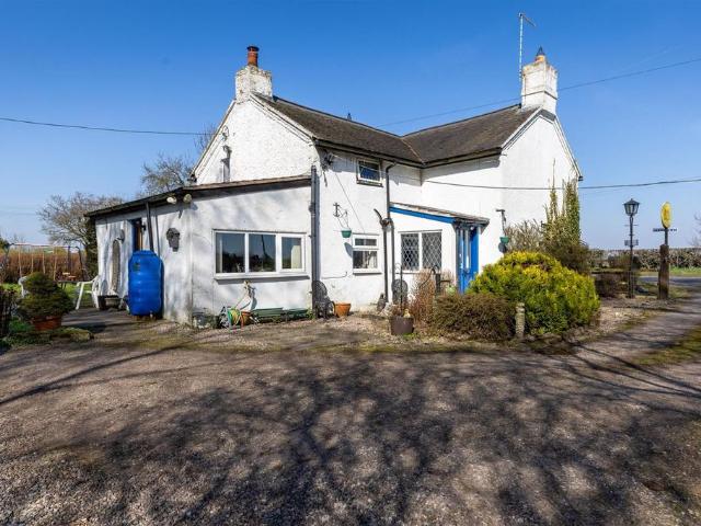 2 bedroom house for sale