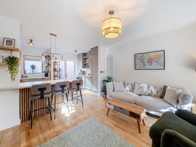 2 bedroom house for sale