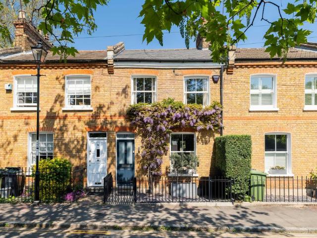 2 bedroom house for sale