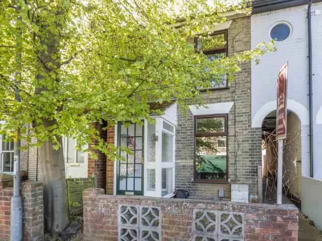 2 bedroom house for sale