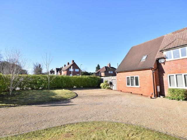 2 bedroom house for sale