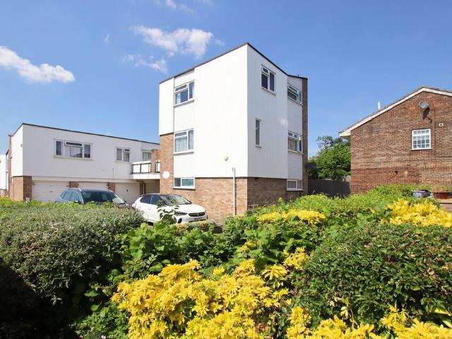2 bedroom house for sale
