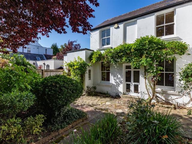 2 bedroom house for sale
