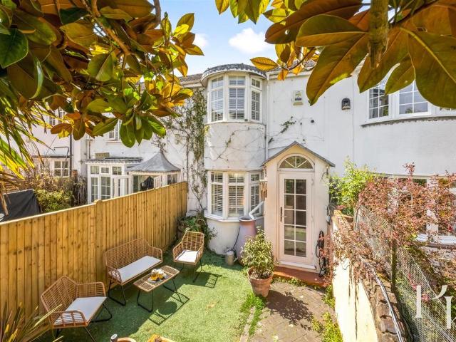 2 bedroom house for sale