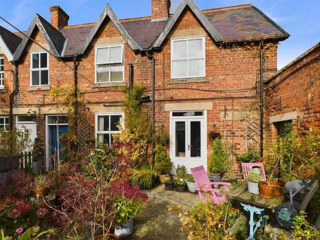 2 bedroom house for sale