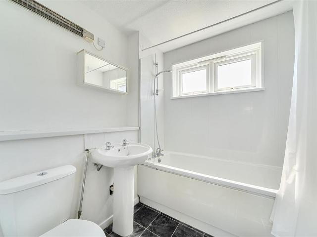 2 bedroom house for sale