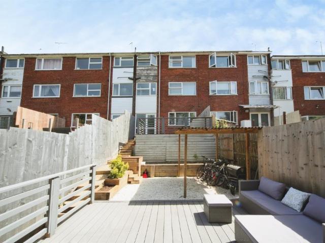 2 bedroom house for sale