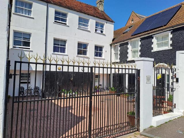 2 bedroom house for sale